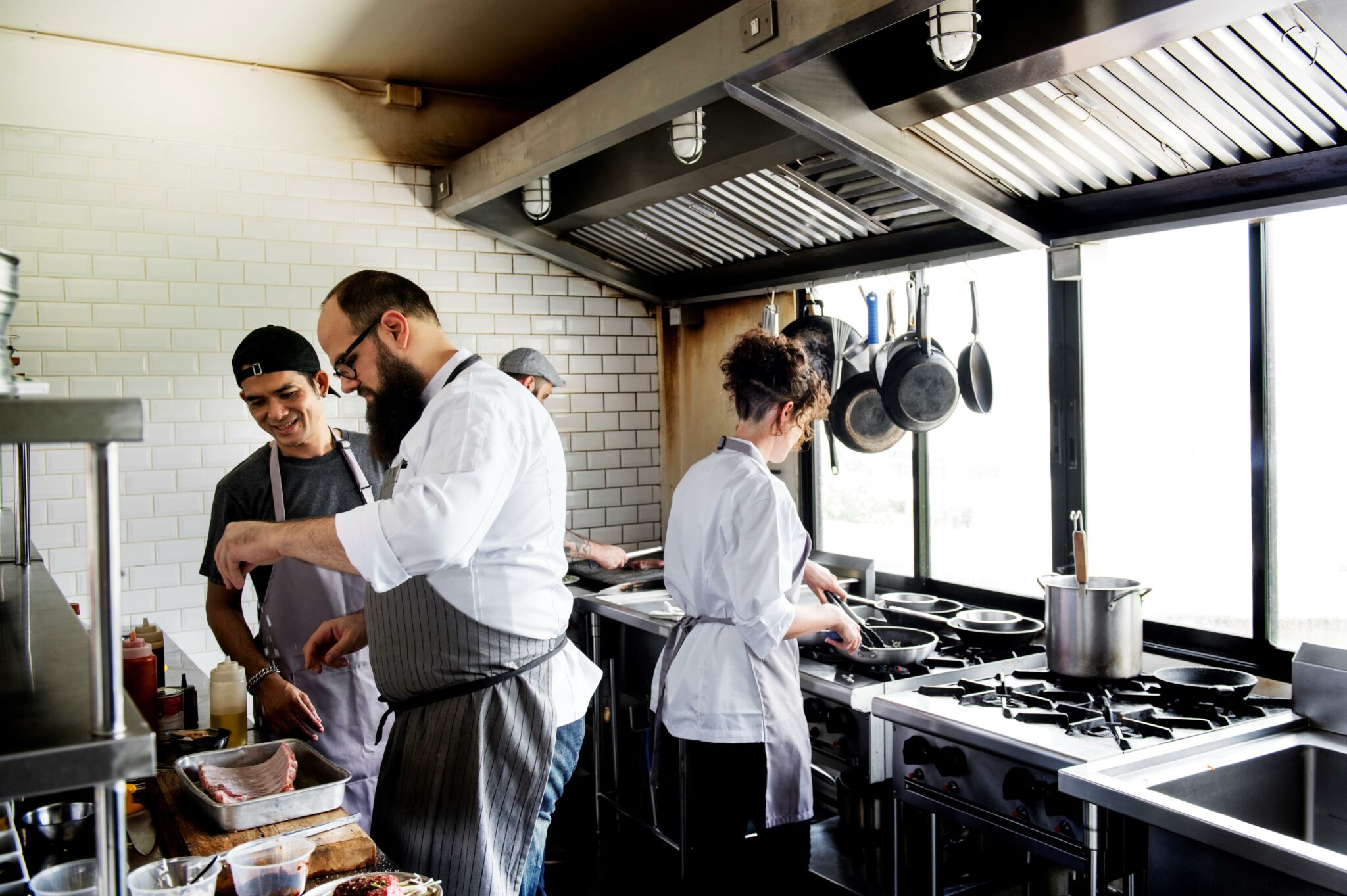 Fast Food Kitchen Essentials: The Best Materials for Restaurant